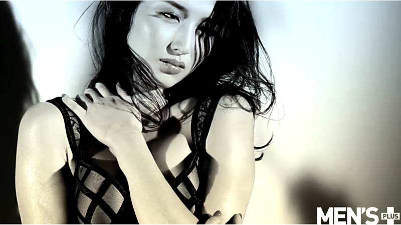 【杂志写真】日本女星桥本爱实《MEN'S PLUS》展露黑白诱惑！,时尚,风尚大片,好看视频